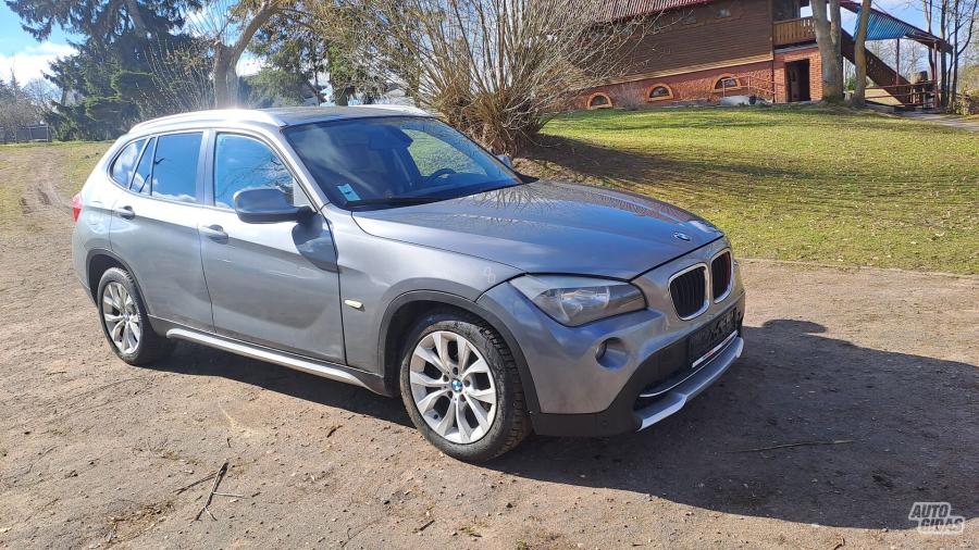 Grey BMW X1 2011 in Vilnius, with an engine capacity of 2.00 L and mileage of 281 thousand km for 5950 €, photo 11 on AUTOMOTO.COM.LV