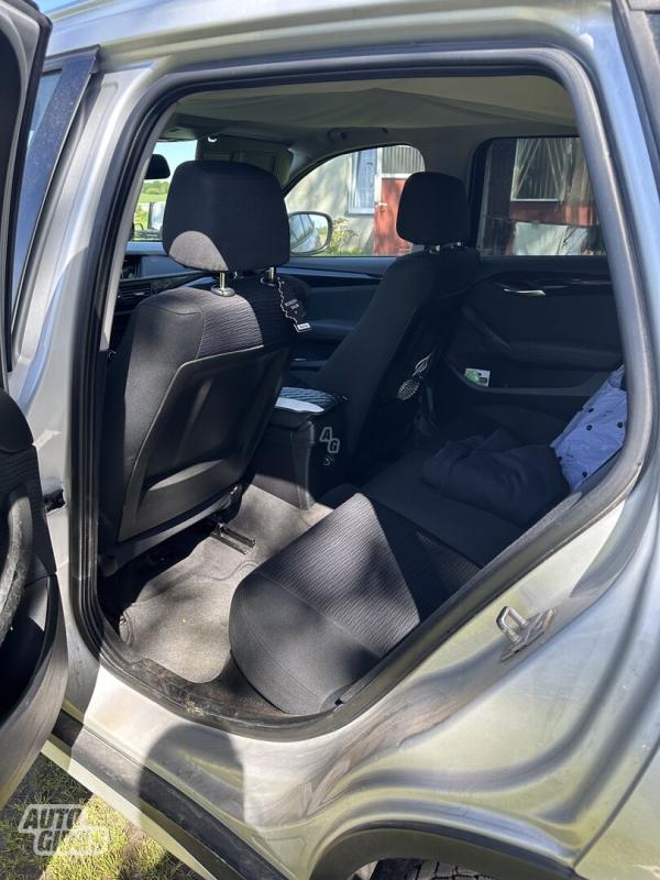 Grey BMW X1 2011 in Silute, with an engine capacity of 2.00 L and mileage of 398 thousand km for 6300 €, photo 8 on AUTOMOTO.COM.LV