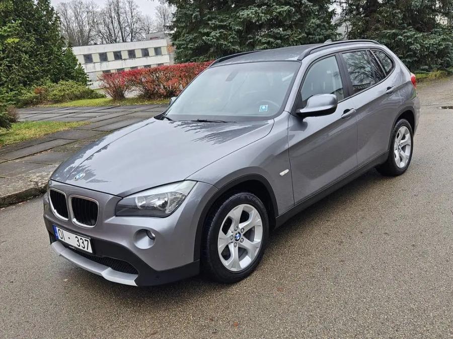 Grey BMW X1 2011 in Jekabpils, with an engine capacity of 2.00 L and mileage of 243 thousand km for 6990 €, photo 1 on AUTOMOTO.COM.LV