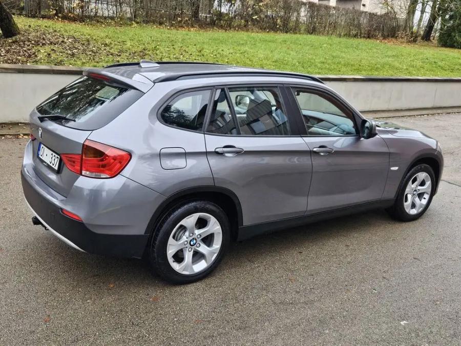 Grey BMW X1 2011 in Jekabpils, with an engine capacity of 2.00 L and mileage of 243 thousand km for 6990 €, photo 6 on AUTOMOTO.COM.LV