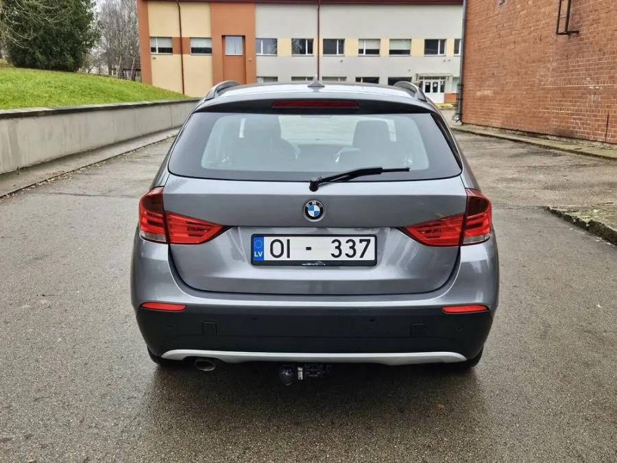 Grey BMW X1 2011 in Jekabpils, with an engine capacity of 2.00 L and mileage of 243 thousand km for 6990 €, photo 8 on AUTOMOTO.COM.LV