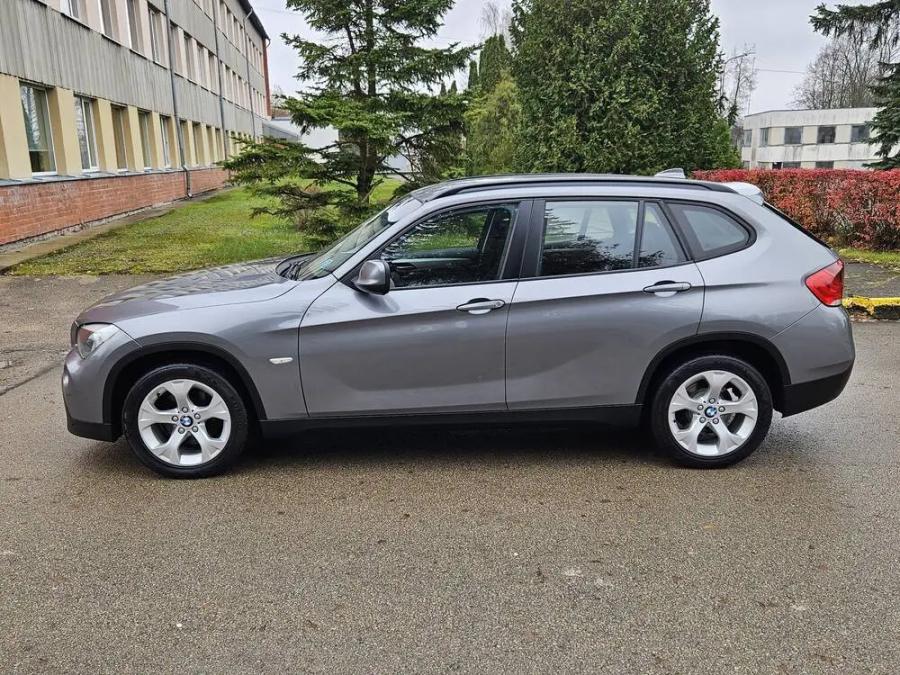 Grey BMW X1 2011 in Jekabpils, with an engine capacity of 2.00 L and mileage of 243 thousand km for 6990 €, photo 11 on AUTOMOTO.COM.LV