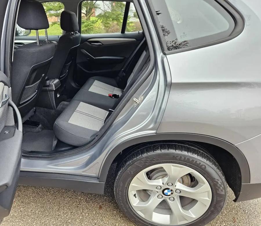 Grey BMW X1 2011 in Jekabpils, with an engine capacity of 2.00 L and mileage of 243 thousand km for 6990 €, photo 15 on AUTOMOTO.COM.LV