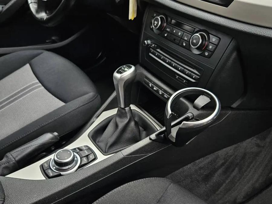 Grey BMW X1 2011 in Jekabpils, with an engine capacity of 2.00 L and mileage of 243 thousand km for 6990 €, photo 25 on AUTOMOTO.COM.LV
