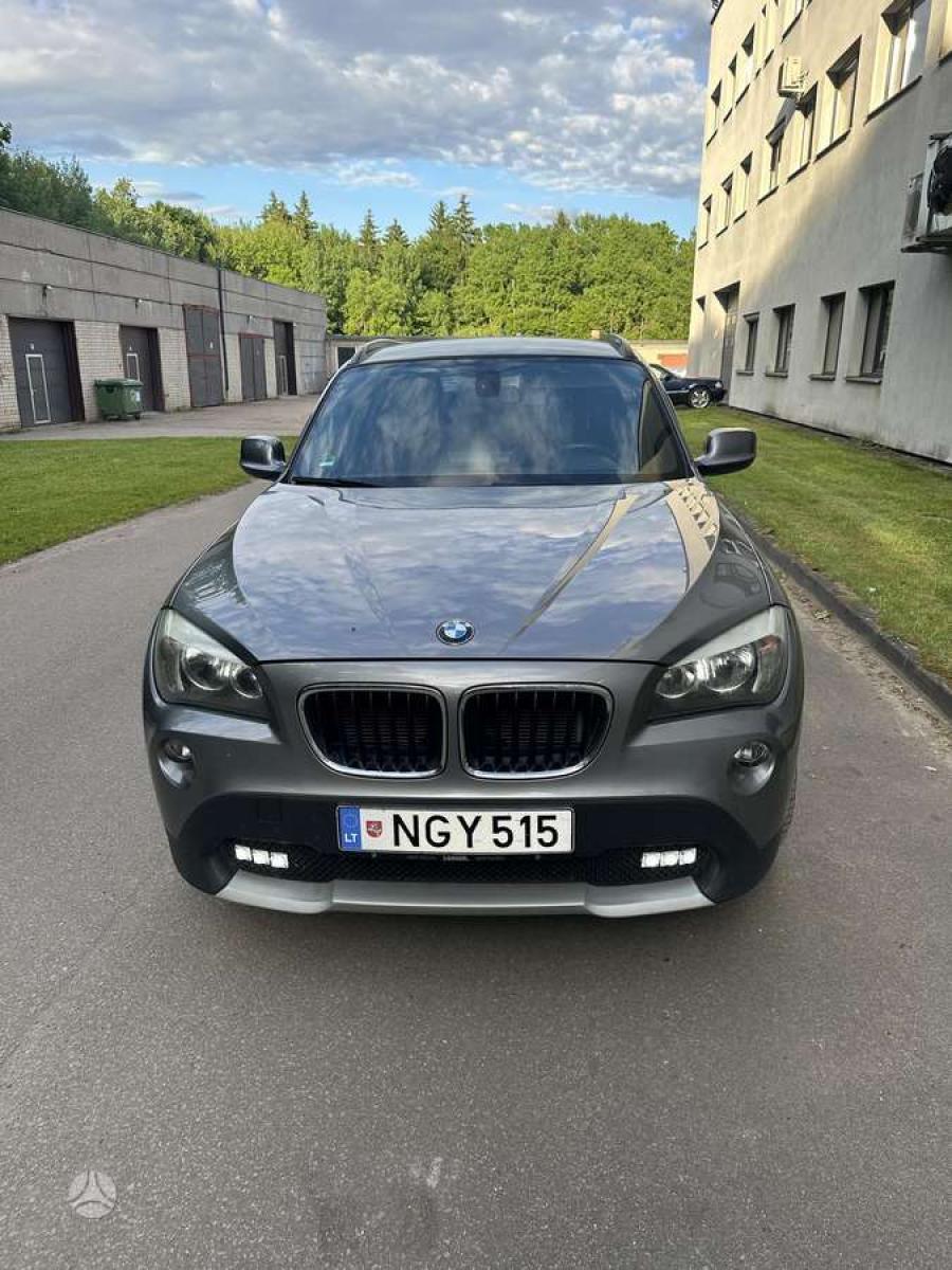 Grey BMW X1 2011 in Kaunas, with an engine capacity of 2.00 L and mileage of 308 thousand km for 5500 €, photo 7 on AUTOMOTO.COM.LV