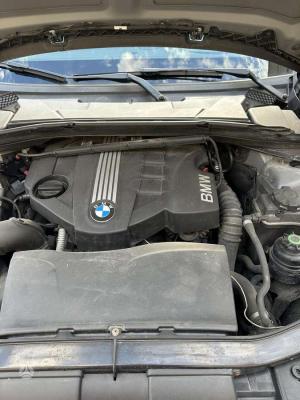 Grey BMW X1 2011 in Kaunas, with an engine capacity of 2.00 L and mileage of 308 thousand km for 5500 €, photo 9 on AUTOMOTO.COM.LV