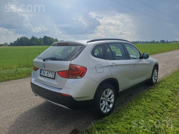 Pelēks BMW X1 2011 Valmiera, ar dzinēja tilpumu 2.00 L un nobraukumu 199 tūkst. km par 7900 €, foto 9 vietnē AUTOMOTO.COM.LV