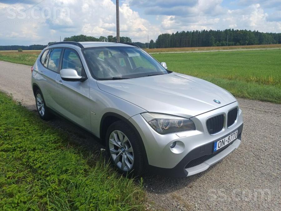 Grey BMW X1 2011 in Valmiera, with an engine capacity of 2.00 L and mileage of 199 thousand km for 7900 €, photo 12 on AUTOMOTO.COM.LV