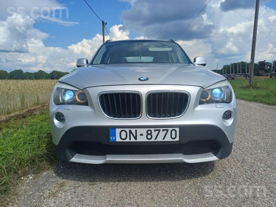 Grey BMW X1 2011 in Valmiera, with an engine capacity of 2.00 L and mileage of 199 thousand km for 7900 €, photo 14 on AUTOMOTO.COM.LV