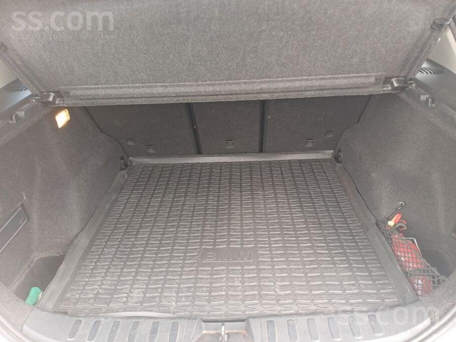Grey BMW X1 2011 in Valmiera, with an engine capacity of 2.00 L and mileage of 199 thousand km for 7900 €, photo 15 on AUTOMOTO.COM.LV