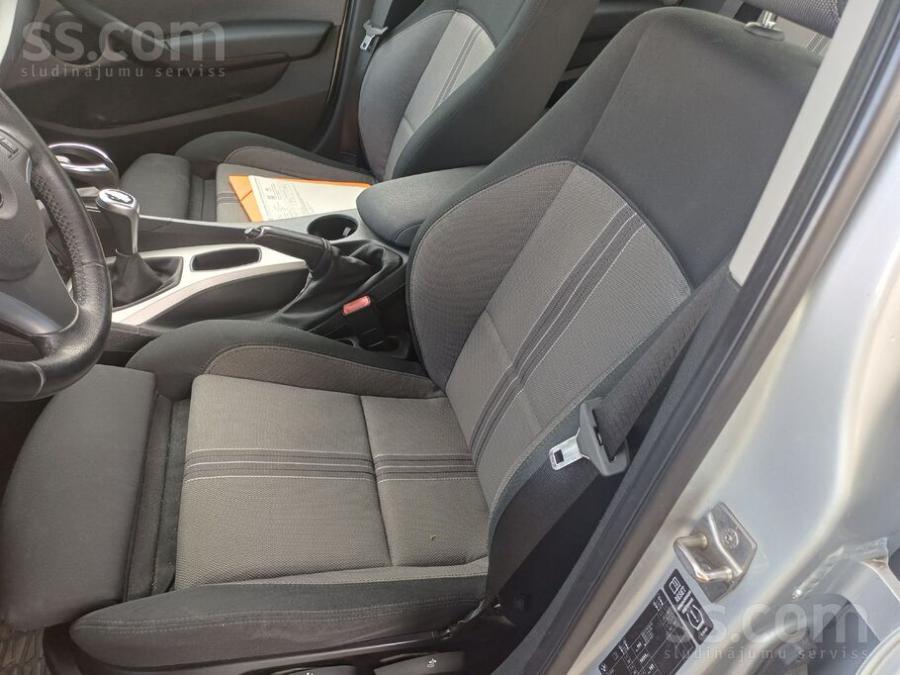 Grey BMW X1 2011 in Valmiera, with an engine capacity of 2.00 L and mileage of 199 thousand km for 7900 €, photo 19 on AUTOMOTO.COM.LV