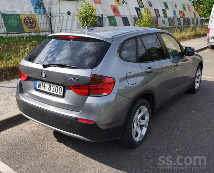 Grey BMW X1 2011 in Rezekne, with an engine capacity of 2.00 L and mileage of 271 thousand km for 6000 €, photo 5 on AUTOMOTO.COM.LV
