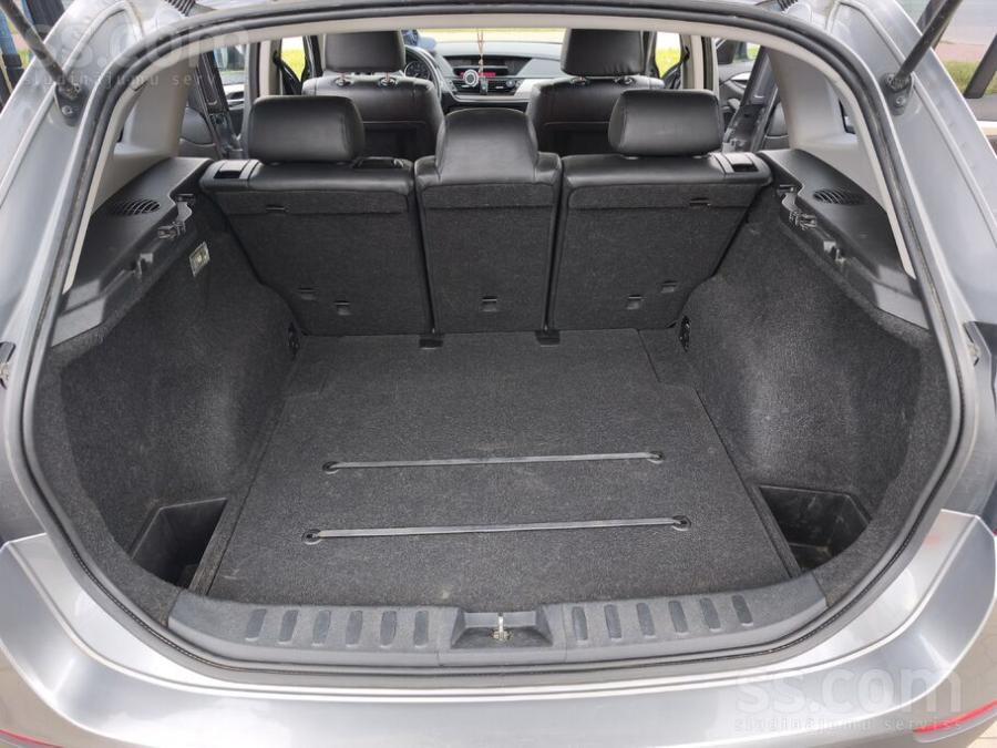 Grey BMW X1 2011 in Rezekne, with an engine capacity of 2.00 L and mileage of 271 thousand km for 6000 €, photo 8 on AUTOMOTO.COM.LV