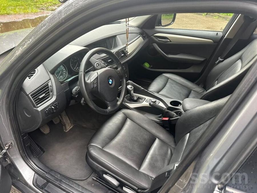 Grey BMW X1 2011 in Rezekne, with an engine capacity of 2.00 L and mileage of 271 thousand km for 6000 €, photo 9 on AUTOMOTO.COM.LV