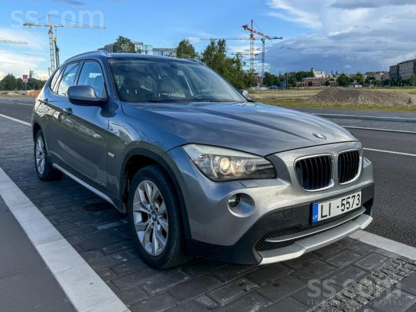 Grey BMW X1 2011 in Riga, with an engine capacity of 1.90 L and mileage of 218 thousand km for 6900 €, photo 3 on AUTOMOTO.COM.LV
