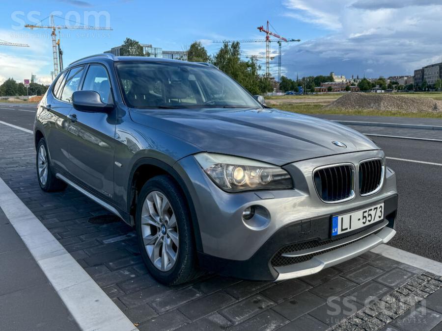 Pelēks BMW X1 2011 Rīga, ar dzinēja tilpumu 1.90 L un nobraukumu 218 tūkst. km par 6900 €, foto 4 vietnē AUTOMOTO.COM.LV