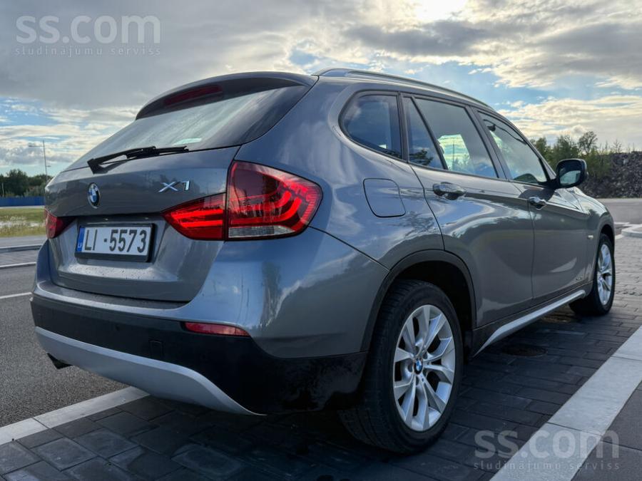 Pelēks BMW X1 2011 Rīga, ar dzinēja tilpumu 1.90 L un nobraukumu 218 tūkst. km par 6900 €, foto 5 vietnē AUTOMOTO.COM.LV