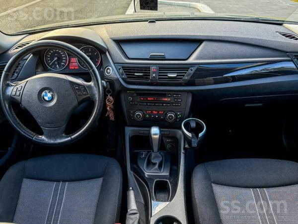Grey BMW X1 2011 in Riga, with an engine capacity of 1.90 L and mileage of 218 thousand km for 6900 €, photo 5 on AUTOMOTO.COM.LV