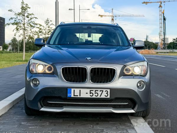 Grey BMW X1 2011 in Riga, with an engine capacity of 1.90 L and mileage of 218 thousand km for 6900 €, photo 7 on AUTOMOTO.COM.LV