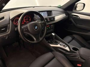Grey BMW X1 2011 in Marijampole, with an engine capacity of 2.00 L and mileage of 259 thousand km for 8450 €, photo 3 on AUTOMOTO.COM.LV