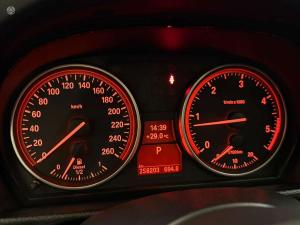 Grey BMW X1 2011 in Marijampole, with an engine capacity of 2.00 L and mileage of 259 thousand km for 8450 €, photo 4 on AUTOMOTO.COM.LV