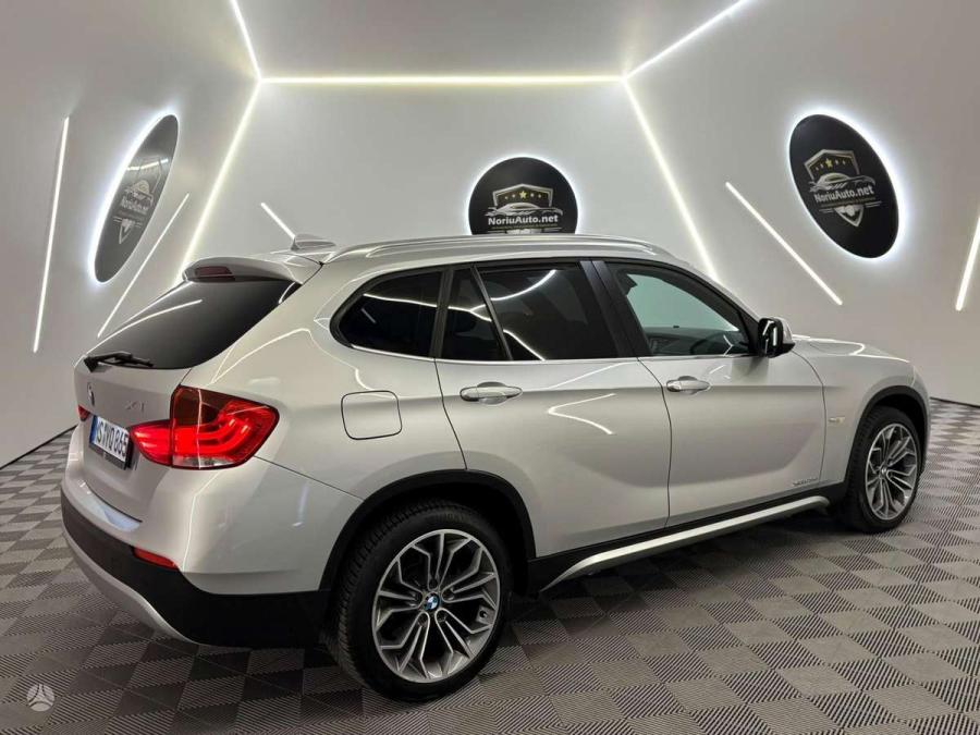 Grey BMW X1 2011 in Marijampole, with an engine capacity of 2.00 L and mileage of 259 thousand km for 8450 €, photo 5 on AUTOMOTO.COM.LV