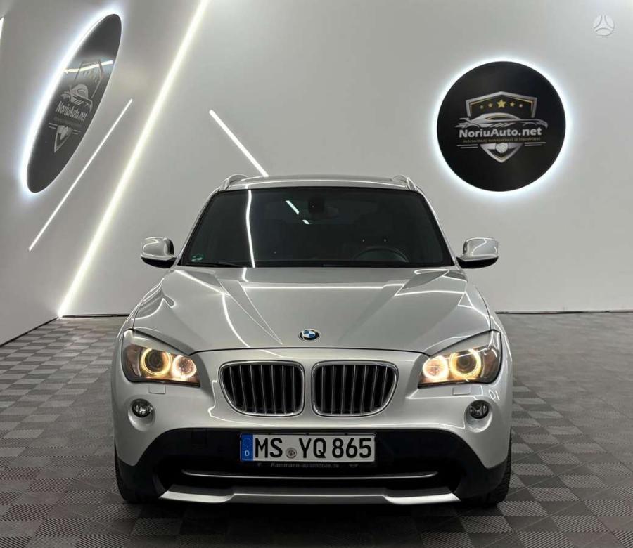 Grey BMW X1 2011 in Marijampole, with an engine capacity of 2.00 L and mileage of 259 thousand km for 8450 €, photo 6 on AUTOMOTO.COM.LV