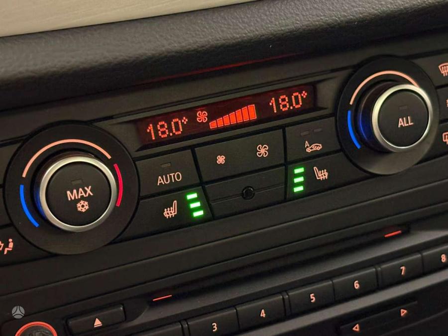 Grey BMW X1 2011 in Marijampole, with an engine capacity of 2.00 L and mileage of 259 thousand km for 8450 €, photo 14 on AUTOMOTO.COM.LV