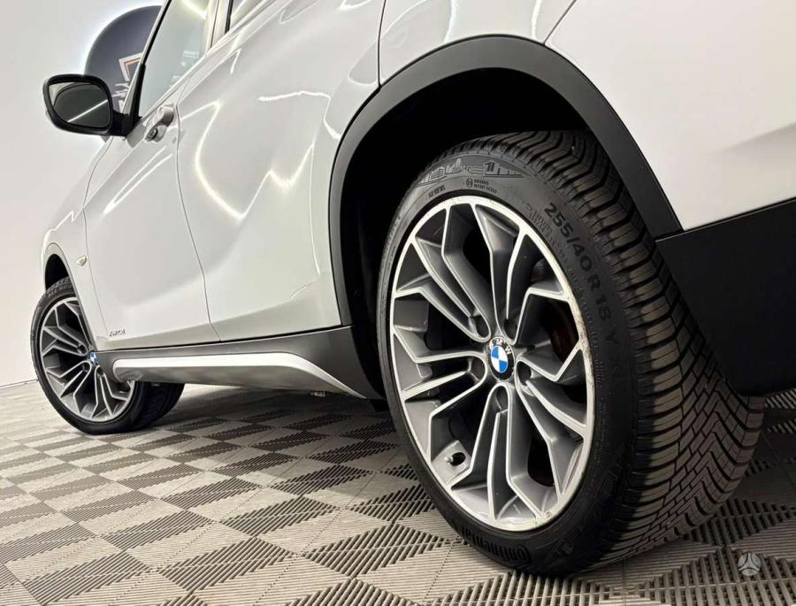 Grey BMW X1 2011 in Marijampole, with an engine capacity of 2.00 L and mileage of 259 thousand km for 8450 €, photo 22 on AUTOMOTO.COM.LV
