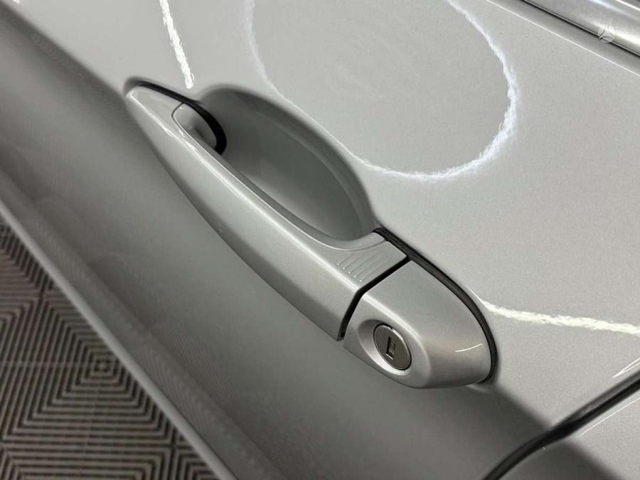 Grey BMW X1 2011 in Marijampole, with an engine capacity of 2.00 L and mileage of 259 thousand km for 8450 €, photo 27 on AUTOMOTO.COM.LV