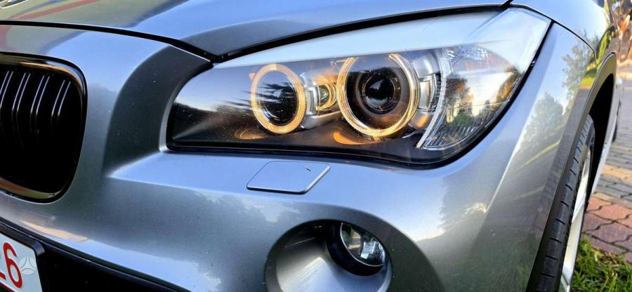 Grey BMW X1 2011 in Prienai, with an engine capacity of 2.00 L and mileage of 360 thousand km for 5600 €, photo 23 on AUTOMOTO.COM.LV