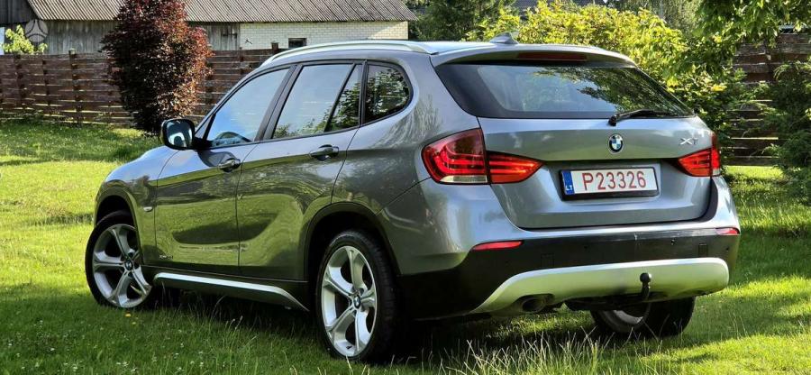 Grey BMW X1 2011 in Prienai, with an engine capacity of 2.00 L and mileage of 360 thousand km for 5600 €, photo 27 on AUTOMOTO.COM.LV