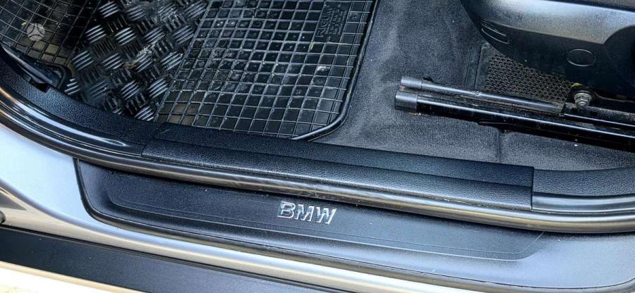 Grey BMW X1 2011 in Prienai, with an engine capacity of 2.00 L and mileage of 360 thousand km for 5600 €, photo 57 on AUTOMOTO.COM.LV