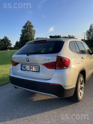Grey BMW X1 2011 in Riga, with an engine capacity of 2.00 L and mileage of 289 thousand km for 7999 €, photo 6 on AUTOMOTO.COM.LV