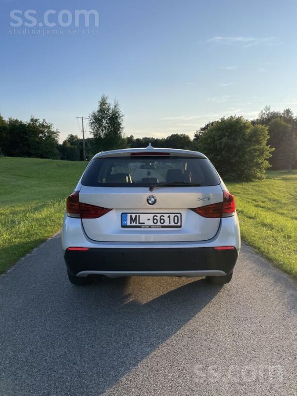 Grey BMW X1 2011 in Riga, with an engine capacity of 2.00 L and mileage of 289 thousand km for 7999 €, photo 4 on AUTOMOTO.COM.LV