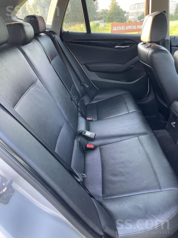 Grey BMW X1 2011 in Riga, with an engine capacity of 2.00 L and mileage of 289 thousand km for 7999 €, photo 9 on AUTOMOTO.COM.LV