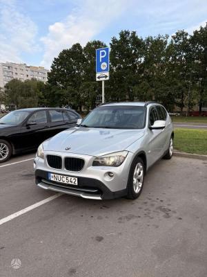 Grey BMW X1 2011 in Kaunas, with an engine capacity of 2.00 L and mileage of 300 thousand km for 4950 €, photo  on AUTOMOTO.COM.LV