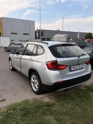 Grey BMW X1 2011 in Kaunas, with an engine capacity of 2.00 L and mileage of 300 thousand km for 4950 €, photo 5 on AUTOMOTO.COM.LV