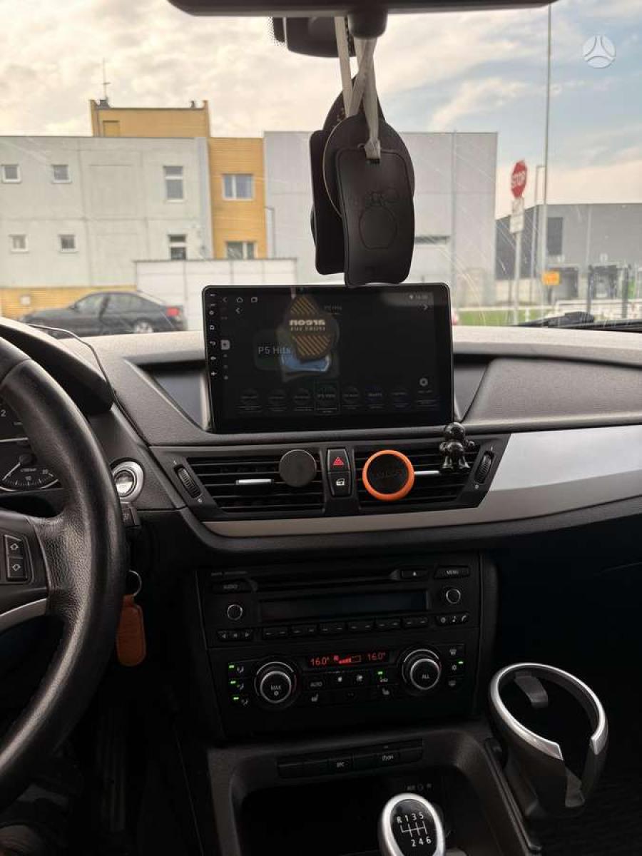 Grey BMW X1 2011 in Kaunas, with an engine capacity of 2.00 L and mileage of 300 thousand km for 4950 €, photo 7 on AUTOMOTO.COM.LV
