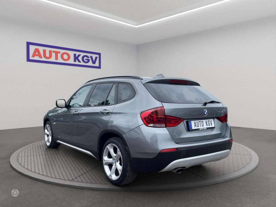 Pelēks BMW X1 2011 Viļņa, ar dzinēja tilpumu 2.00 L un nobraukumu 302 tūkst. km par 6799 €, foto 4 vietnē AUTOMOTO.COM.LV
