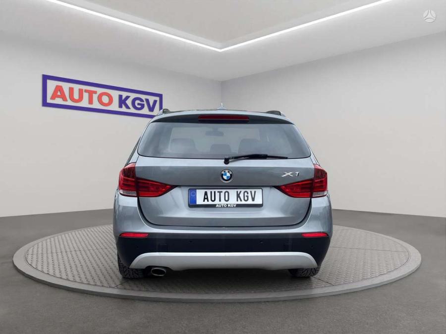 Pelēks BMW X1 2011 Viļņa, ar dzinēja tilpumu 2.00 L un nobraukumu 302 tūkst. km par 6799 €, foto 5 vietnē AUTOMOTO.COM.LV