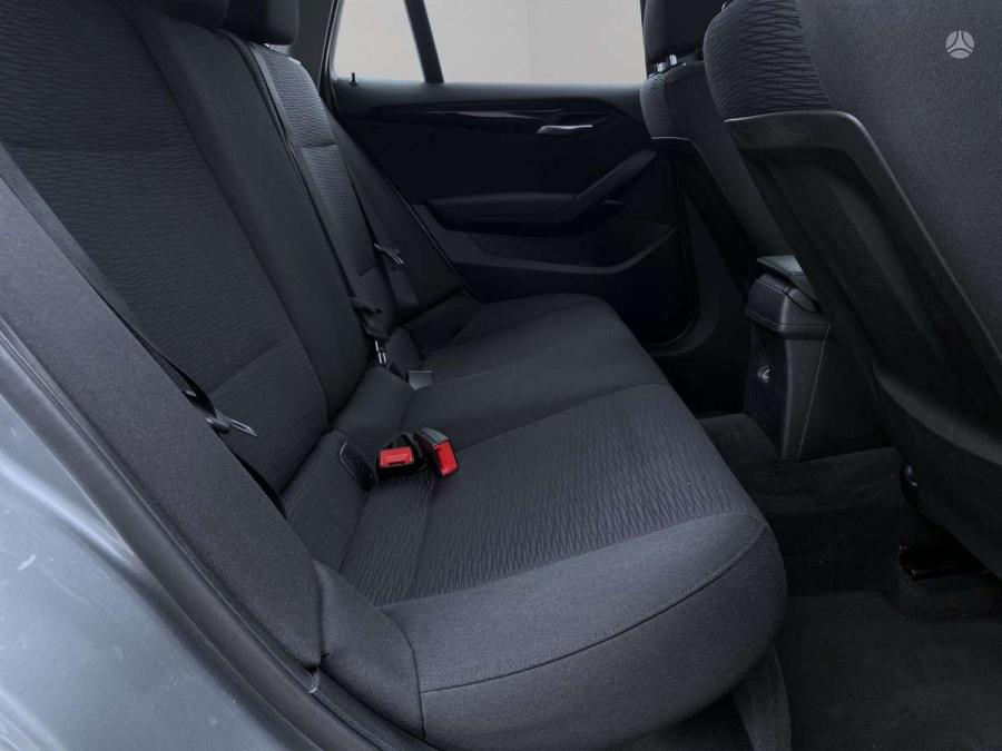 Pelēks BMW X1 2011 Viļņa, ar dzinēja tilpumu 2.00 L un nobraukumu 302 tūkst. km par 6799 €, foto 10 vietnē AUTOMOTO.COM.LV