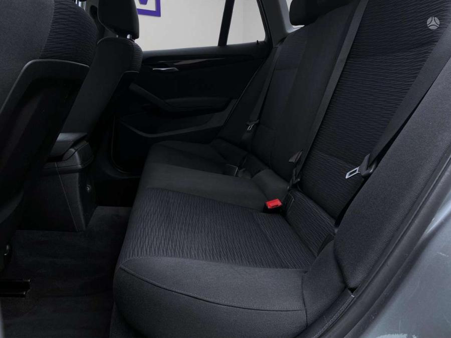 Pelēks BMW X1 2011 Viļņa, ar dzinēja tilpumu 2.00 L un nobraukumu 302 tūkst. km par 6799 €, foto 12 vietnē AUTOMOTO.COM.LV