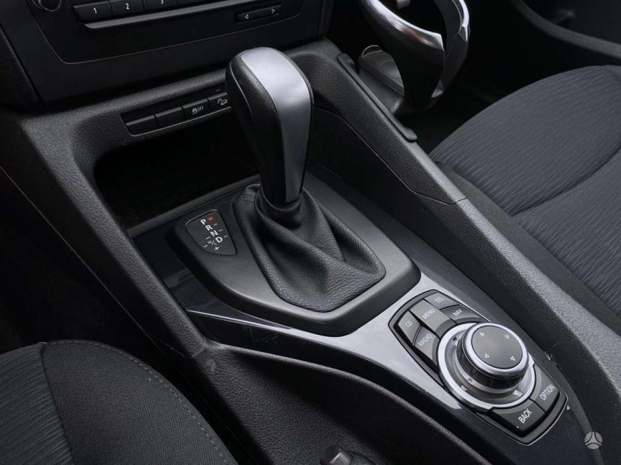 Pelēks BMW X1 2011 Viļņa, ar dzinēja tilpumu 2.00 L un nobraukumu 302 tūkst. km par 6799 €, foto 16 vietnē AUTOMOTO.COM.LV