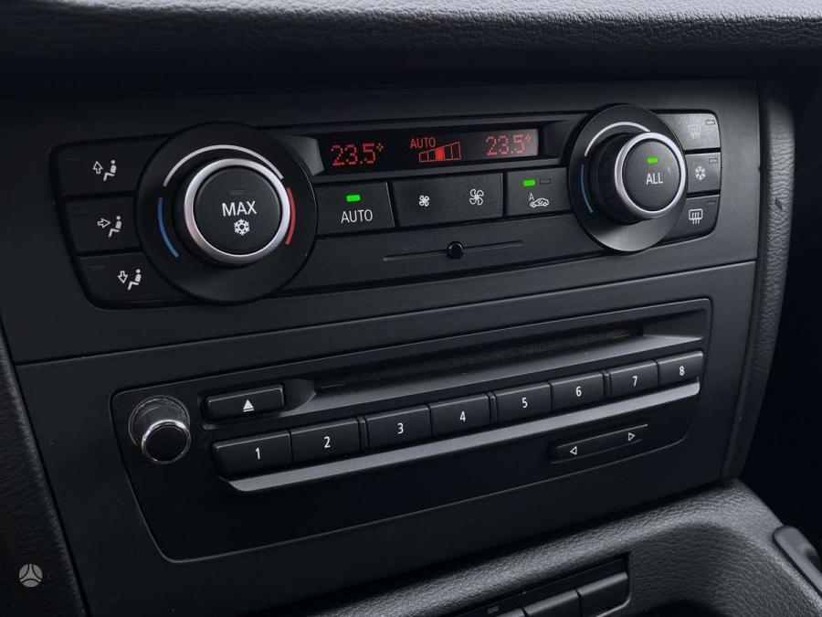Pelēks BMW X1 2011 Viļņa, ar dzinēja tilpumu 2.00 L un nobraukumu 302 tūkst. km par 6799 €, foto 17 vietnē AUTOMOTO.COM.LV