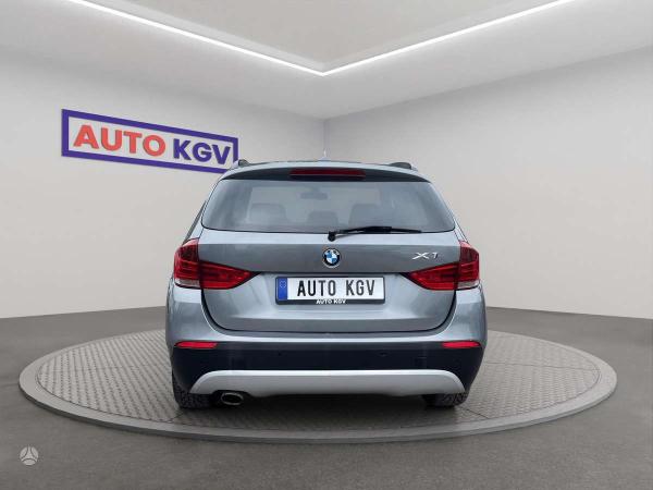 Grey BMW X1 2011 in Vilnius, with an engine capacity of 2.00 L and mileage of 302 thousand km for 6799 €, photo 4 on AUTOMOTO.COM.LV
