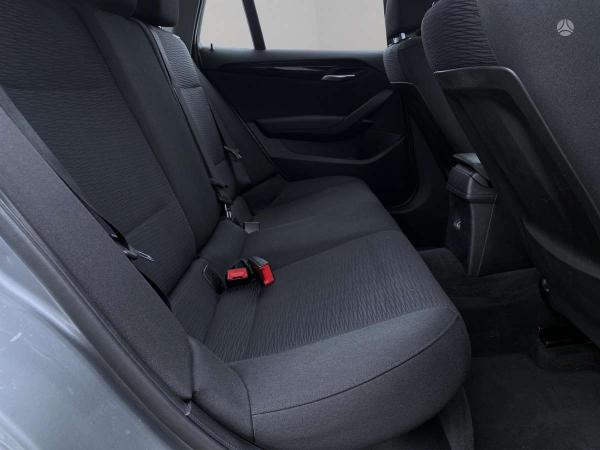 Grey BMW X1 2011 in Vilnius, with an engine capacity of 2.00 L and mileage of 302 thousand km for 6799 €, photo 9 on AUTOMOTO.COM.LV
