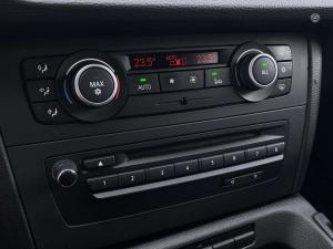Grey BMW X1 2011 in Vilnius, with an engine capacity of 2.00 L and mileage of 302 thousand km for 6799 €, photo 17 on AUTOMOTO.COM.LV
