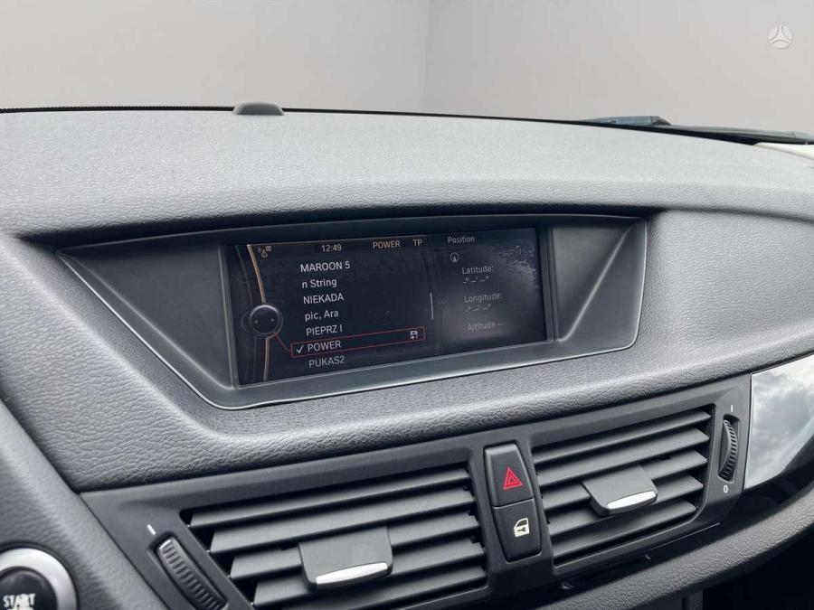 Grey BMW X1 2011 in Vilnius, with an engine capacity of 2.00 L and mileage of 302 thousand km for 6799 €, photo 18 on AUTOMOTO.COM.LV