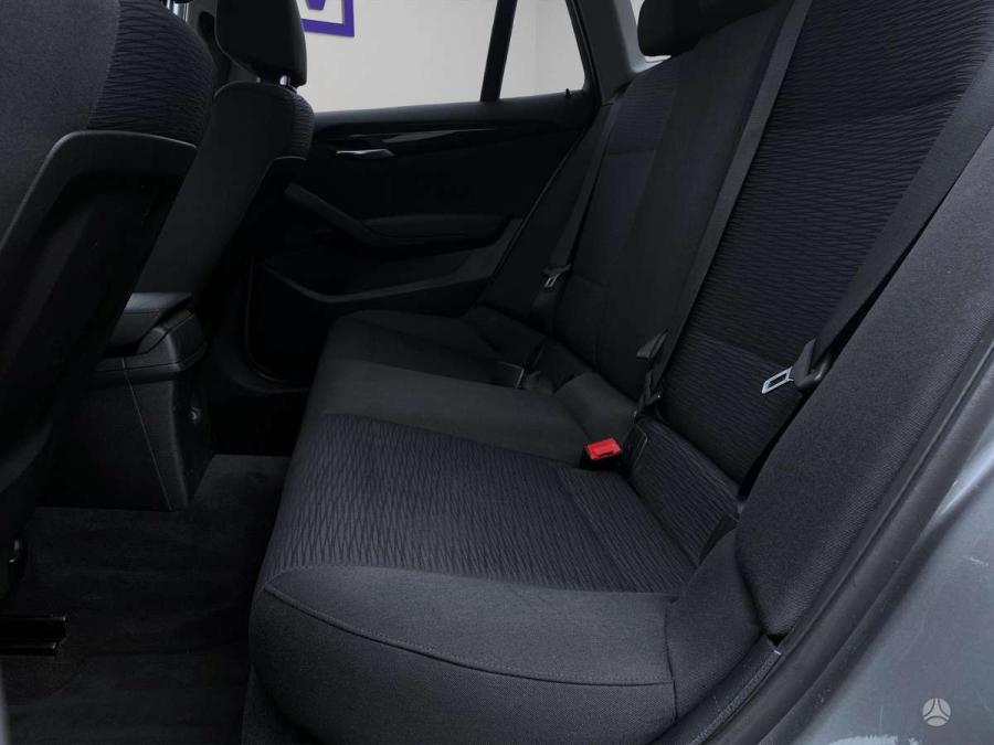 Grey BMW X1 2011 in Vilnius, with an engine capacity of 2.00 L and mileage of 302 thousand km for 6799 €, photo 12 on AUTOMOTO.COM.LV